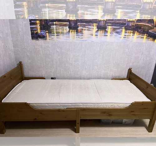Кровать IKEA с матрасом