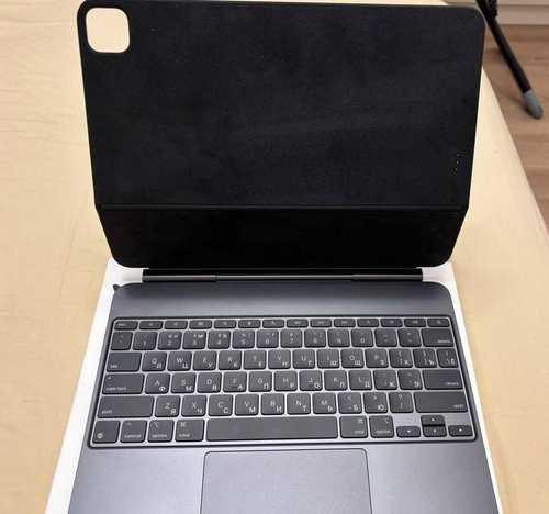 Клавиатура Apple Magic Keyboard iPad Pro 13 M4