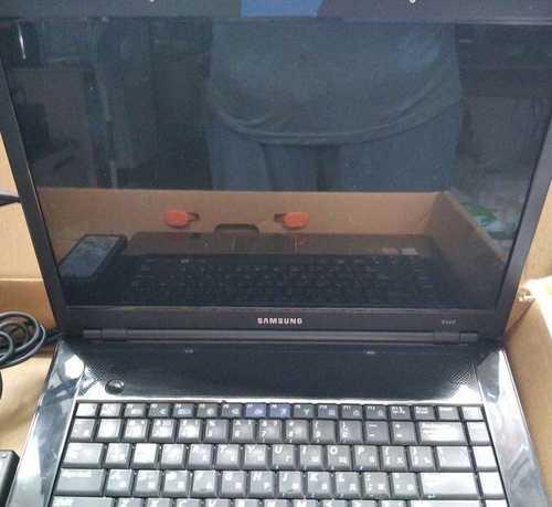Ноутбук Samsung NP-R560-BS02RU
