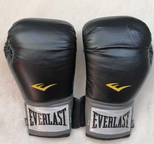 Боксерские перчатки 10 oz Everlast