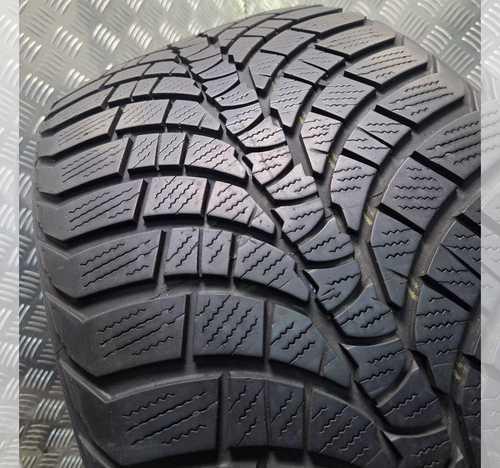 Kumho WinterCraft WP71 275/40 R19 и 245/45 R19 105V