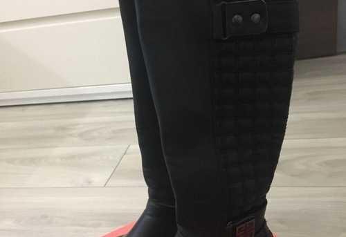 Продаются сапоги р. 34 цвет чёрный