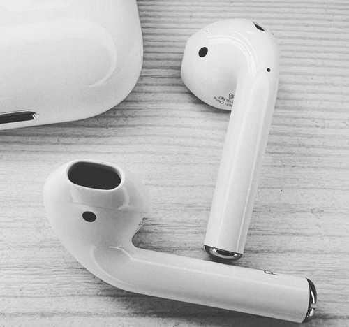 Apple AirPods 2