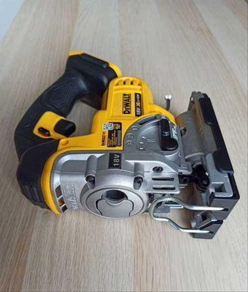 Аккумуляторный лобзик dewalt DCS331N