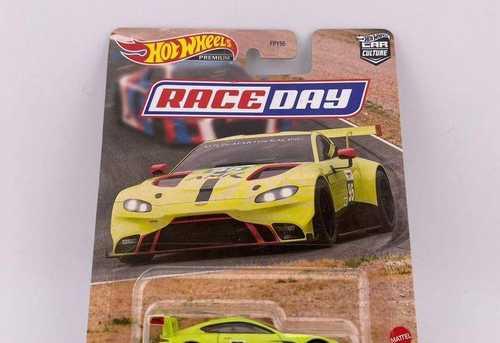 Hot Wheels Premium Race Day Aston Martin Vintage G