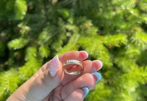 Золотое кольцо женское 18 размер