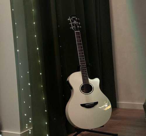 Электроакустическая гитара Yamaha APX600 White