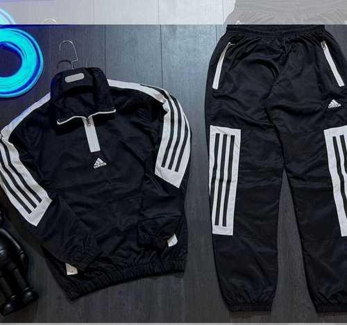 Спортивные костюмы Adidas