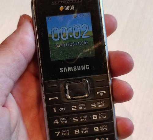 Телефон Samsung GT-E1180. Без задней крышки