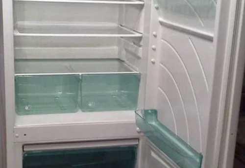Холодильник Hauswirt HRD 581 340л 60x65x185см