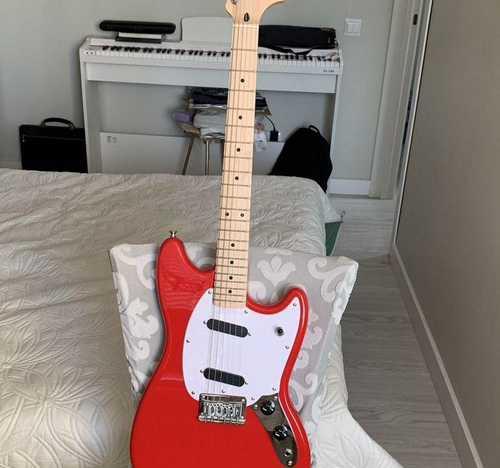 Электрогитара Squier Mustang