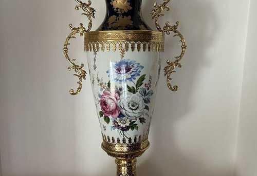 Изысканная декоративная ваза