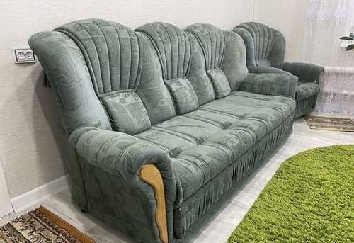 Раскладной диван и Два кресла