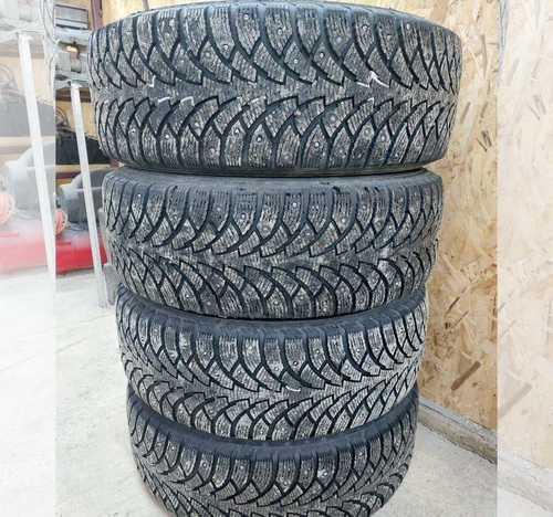 Nokian Tyres Hakkapeliitta 4 215/65 R16