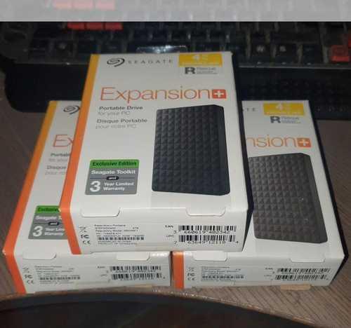 Новый внешний диск 4Tb Seagate в упаковке