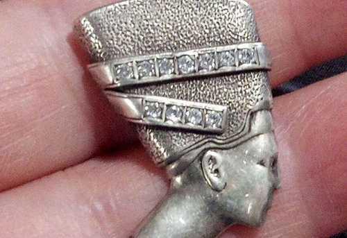 Крупная серебряная подвеска " Нефертити" б/у