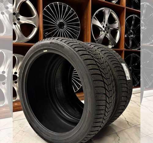 Hankook Winter I'Cept Evo 3 W330 255/40 R20 и 295/35 R20 105W