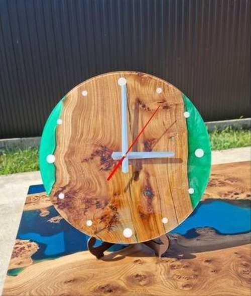 Часы настенные из дерева и эпоксидной смолы d30