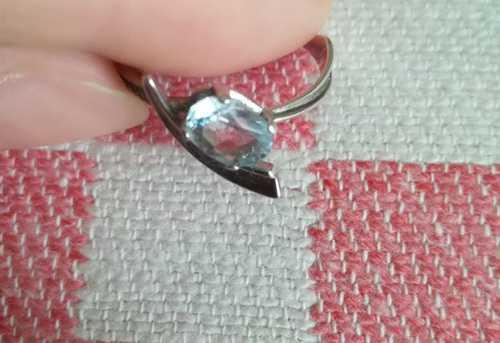 Серебряное кольцо с фианитом