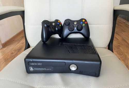 Xbox 360 S с кинектом + 2 геймпада + 4 игры