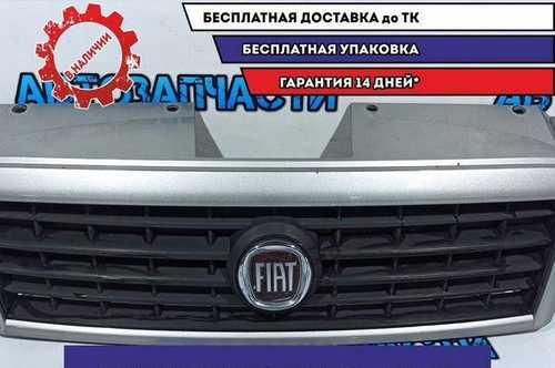 Решетка радиатора Fiat Doblo 735418095. Дефект, тр