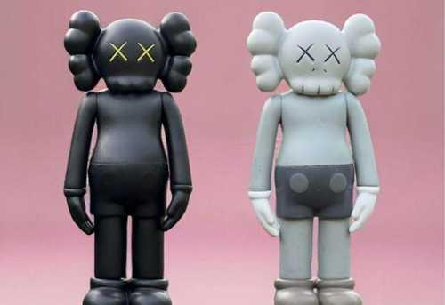 Классические фигурки kaws