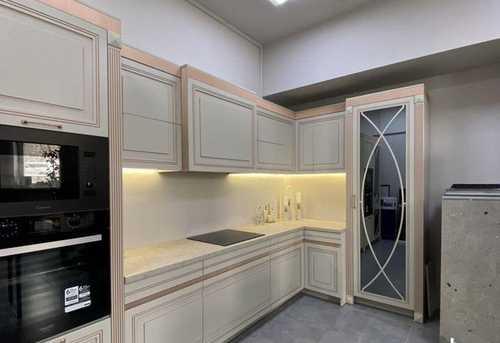 Кухонный гарнитур в классическом стиле с выставки