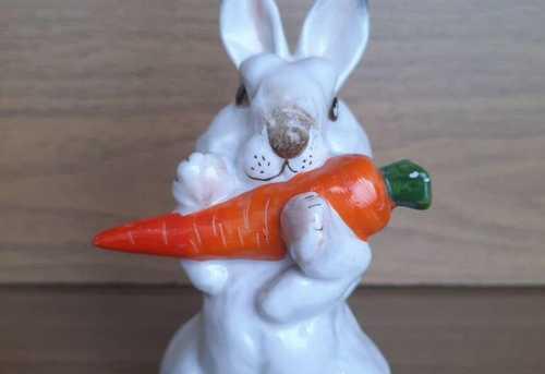 Статуэтка Заяц с морковкой лфз