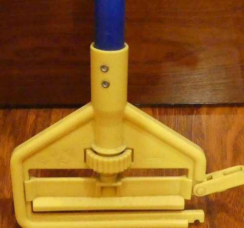 Швабра Rubbermaid Invader