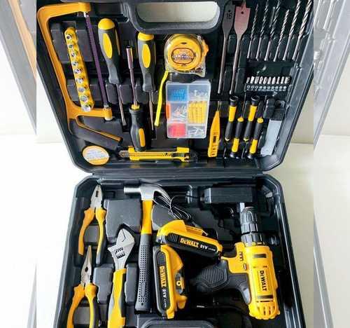 Шуруповёрт Dewalt с большим набором инструментов