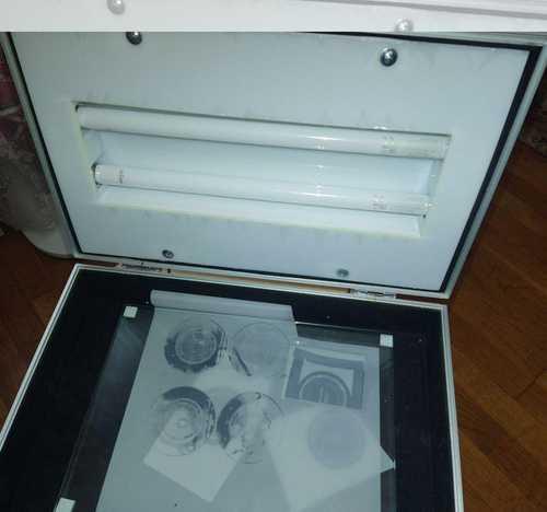 Экспонирующая камера для изготовления печатей