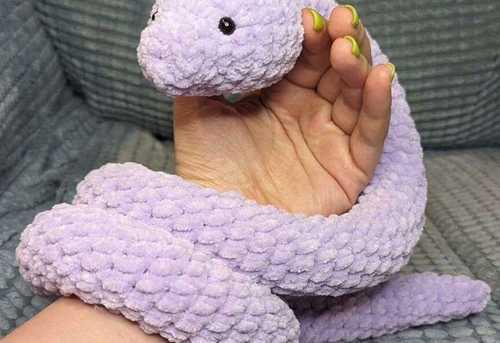 Лавандовая вязаная змея - игрушка ручной работы