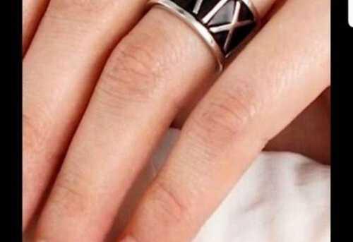 Новые серебрянные кольца 18 размер