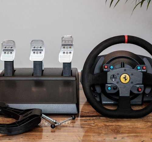 Руль ThrustMaster T300 Ferrari Alcantara Edition