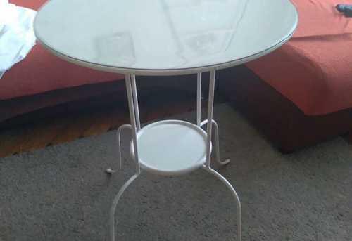 Придиванный кофейный столик Икеа белый