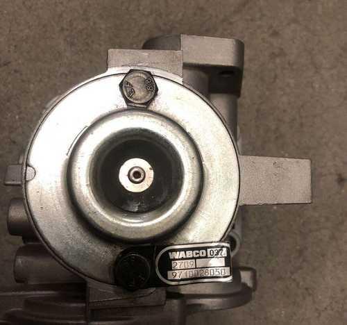 Кран тормозной прицепа wabco