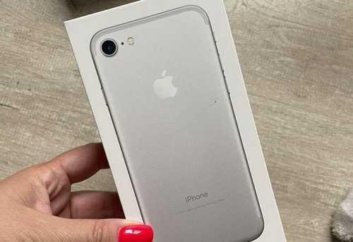 Коробка iPhone 7 silver