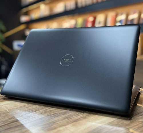 17.3" DELL INSPIRON 5770, Core i5, RAM 8ГБ, 124 ГБ, Radeon 530 4 ГБ
