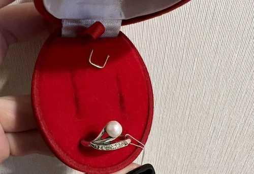 Кольцо серебро с жемчугом новое 17р