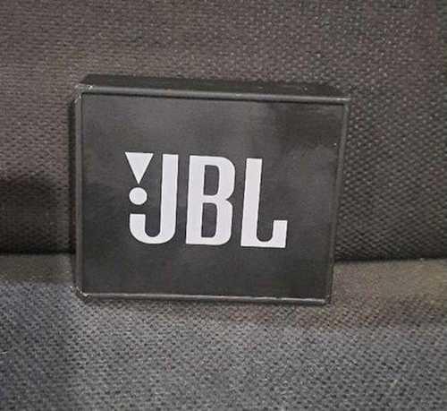 Портативная колонка jbl