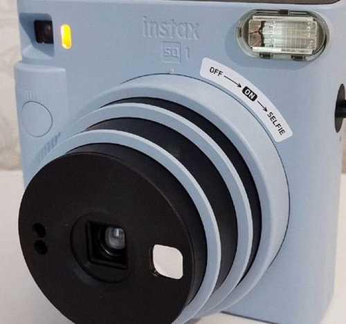 Фотоаппарат с моментальной печатью Instax sq1