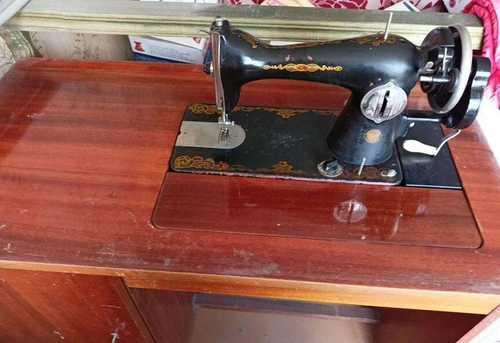 Швейная машинка Подольск 1960 года