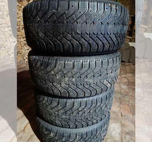 Goodyear UltraGrip 500 SUV 255/55 R18