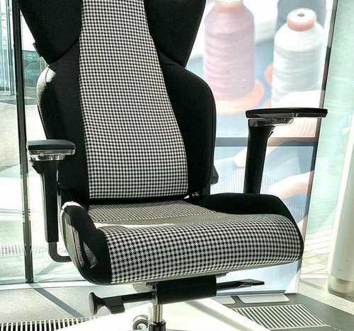 Офисное кресло Porsche x recaro Pepita Ltd. 1911