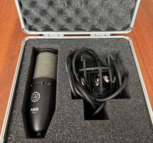 Микрофон студийный AKG Perception 220 (P220)