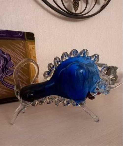 Фигурка из стекла, бык из цветного стекла