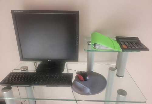 Стеклянный компьютерный стол(метро Ветеранов)