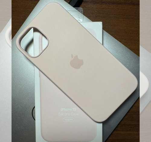 Apple Silicon case for iPhone 13 (оригинал)