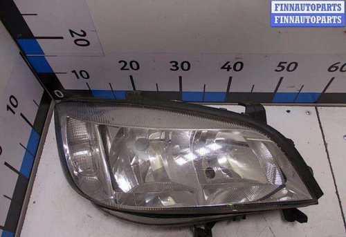 Фара правая право на Opel Zafira A