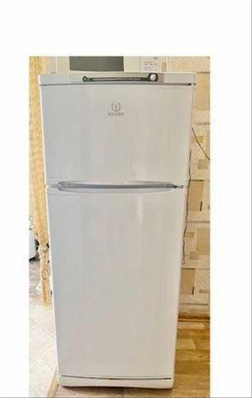 Холодильник indesit 60*150см